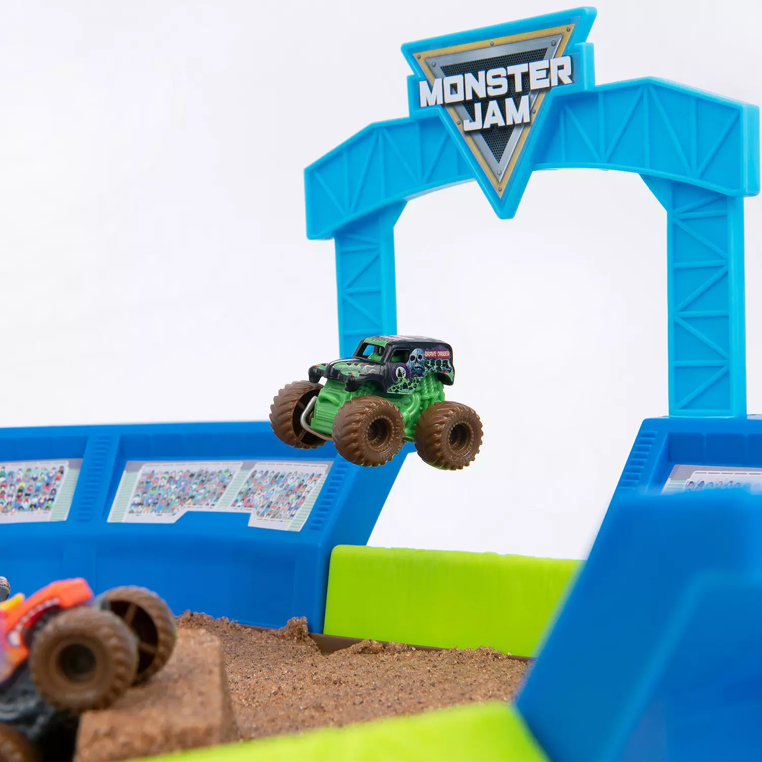 MONSTER JAM - Set de Juego Finales Mundiales Mini Dirt Arena Cinética ...